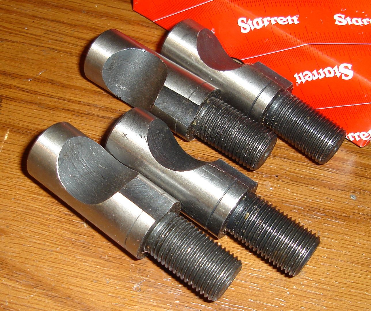 d1-6-camlock-studs-m16-1-5-thread-qty-4